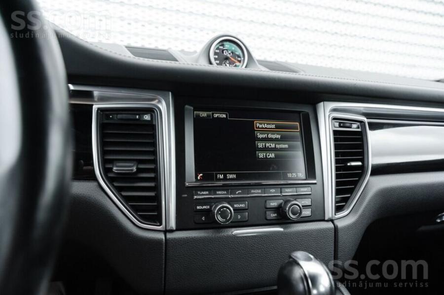 Pelēks Porsche Macan 2014 Rīga, ar dzinēja tilpumu 3.00 L un nobraukumu 152 tūkst. km par 24900 €, foto 16 vietnē AUTOMOTO.COM.LV