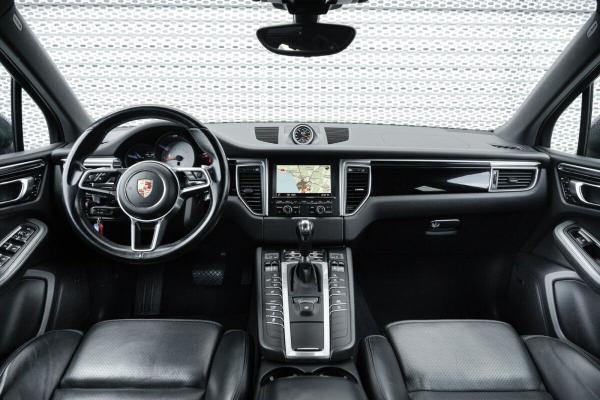 Grey Porsche Macan 2014 in Marupe, with an engine capacity of 3.00 L and mileage of 152 thousand km for 24900 €, photo 7 on AUTOMOTO.COM.LV