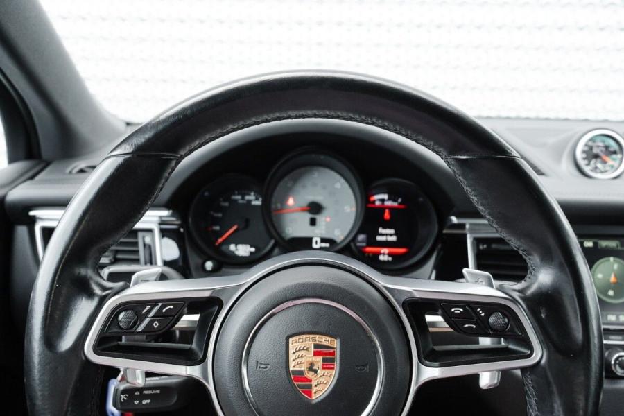 Grey Porsche Macan 2014 in Marupe, with an engine capacity of 3.00 L and mileage of 152 thousand km for 24900 €, photo 11 on AUTOMOTO.COM.LV