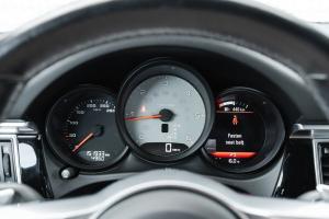 Grey Porsche Macan 2014 in Marupe, with an engine capacity of 3.00 L and mileage of 152 thousand km for 24900 €, photo 13 on AUTOMOTO.COM.LV