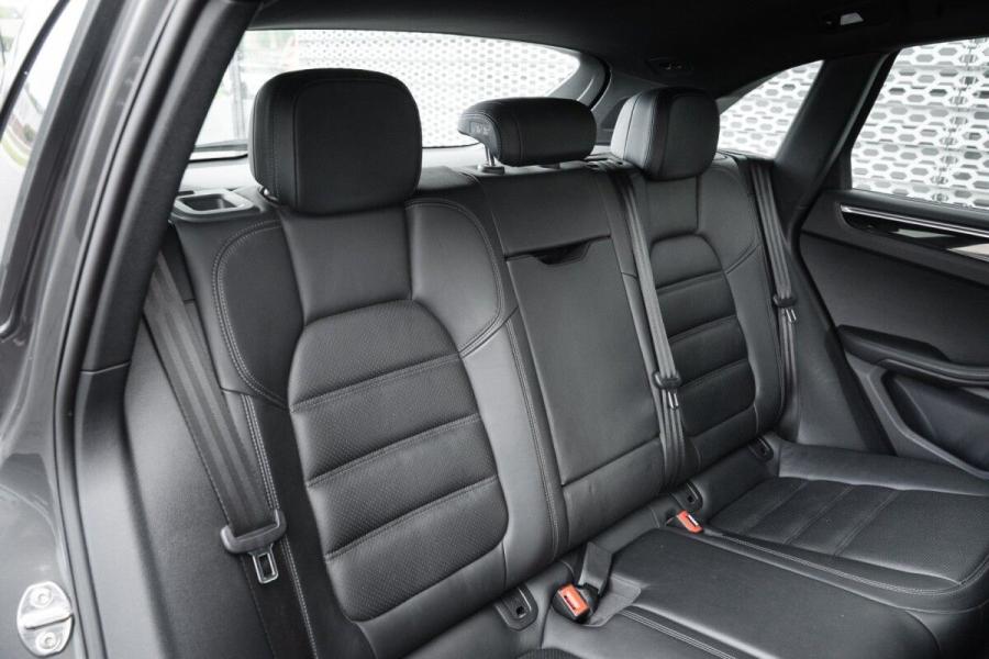 Grey Porsche Macan 2014 in Marupe, with an engine capacity of 3.00 L and mileage of 152 thousand km for 24900 €, photo 18 on AUTOMOTO.COM.LV