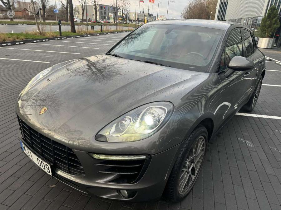 Pelēks Porsche Macan 2014 Kauņa, ar dzinēja tilpumu 2.97 L un nobraukumu 285 tūkst. km par 18500 €, foto 1 vietnē AUTOMOTO.COM.LV