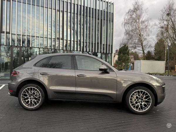 Grey Porsche Macan 2014 in Kaunas, with an engine capacity of 2.97 L and mileage of 285 thousand km for 18500 €, photo 7 on AUTOMOTO.COM.LV