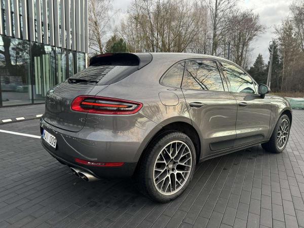 Grey Porsche Macan 2014 in Kaunas, with an engine capacity of 2.97 L and mileage of 285 thousand km for 18500 €, photo 11 on AUTOMOTO.COM.LV