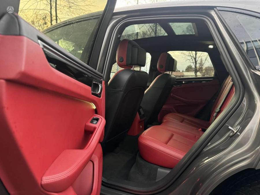 Pelēks Porsche Macan 2014 Kauņa, ar dzinēja tilpumu 2.97 L un nobraukumu 285 tūkst. km par 18500 €, foto 24 vietnē AUTOMOTO.COM.LV