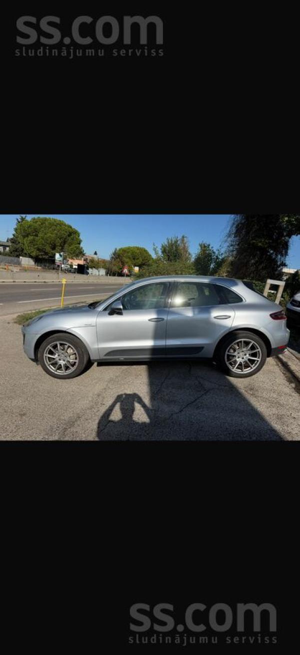 Grey Porsche Macan 2014 in Riga, with an engine capacity of 3.00 L and mileage of 358 thousand km for 16900 €, photo 3 on AUTOMOTO.COM.LV