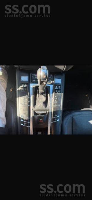 Grey Porsche Macan 2014 in Riga, with an engine capacity of 3.00 L and mileage of 358 thousand km for 16900 €, photo 12 on AUTOMOTO.COM.LV