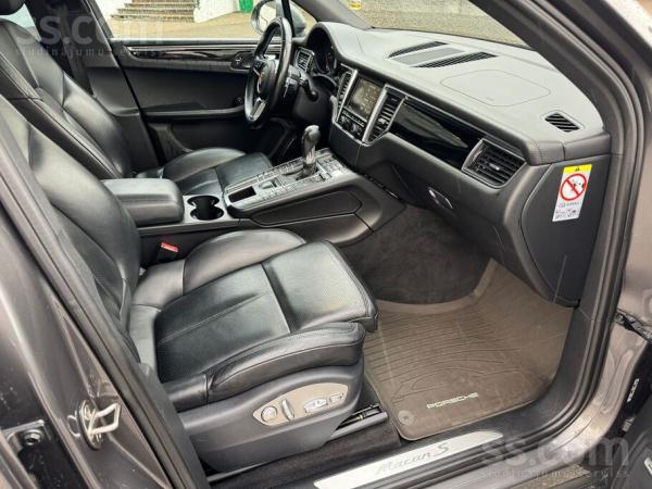 Pelēks Porsche Macan 2015 Rīga, ar dzinēja tilpumu 3.00 L un nobraukumu 0 tūkst. km par 24550 €, foto 10 vietnē AUTOMOTO.COM.LV