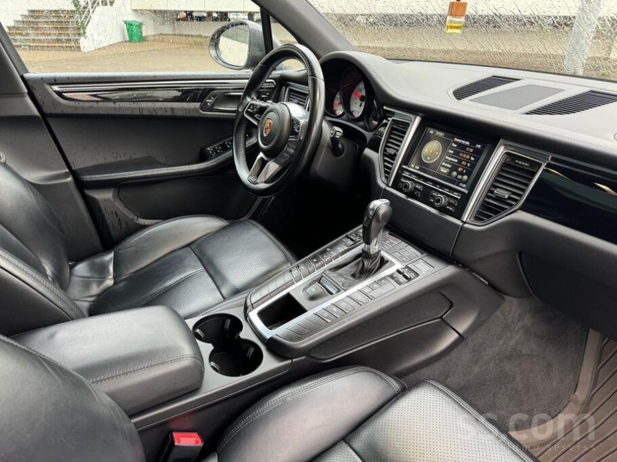 Pelēks Porsche Macan 2015 Rīga, ar dzinēja tilpumu 3.00 L un nobraukumu 0 tūkst. km par 24550 €, foto 11 vietnē AUTOMOTO.COM.LV
