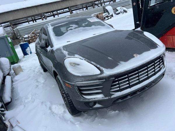 Grey Porsche Macan 2015 in Kaunas, with an engine capacity of 3.00 L and mileage of 250 thousand km for 9999 €, photo 1 on AUTOMOTO.COM.LV