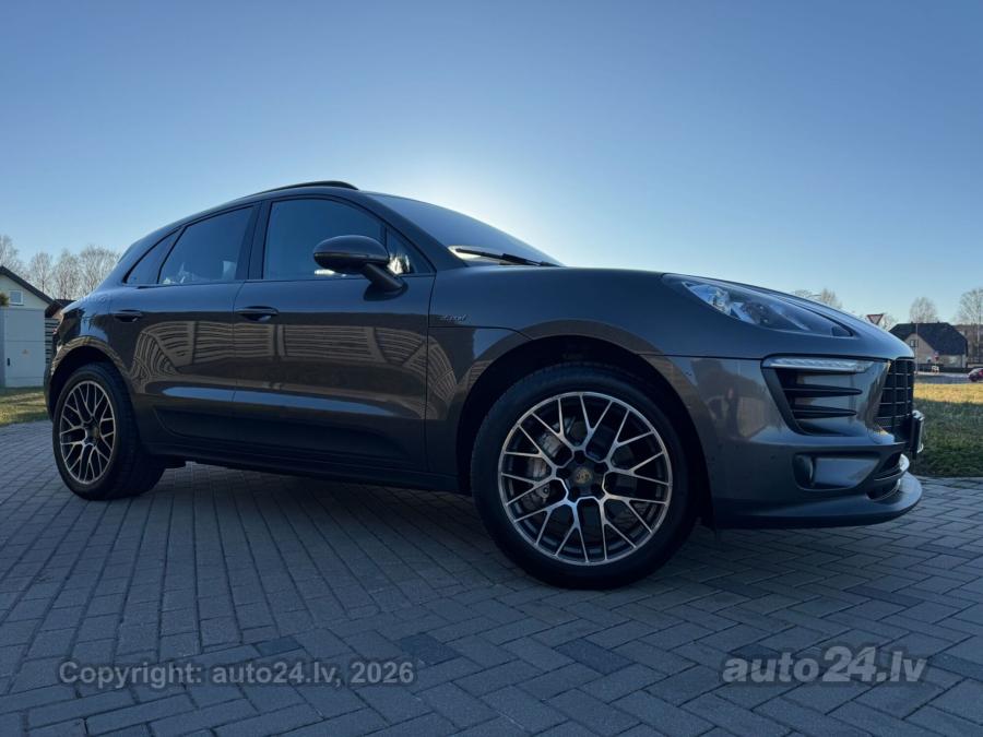 Grey Porsche Macan 2015 in Tallinn, with an engine capacity of 3.00 L and mileage of 249 thousand km for 19900 €, photo 3 on AUTOMOTO.COM.LV