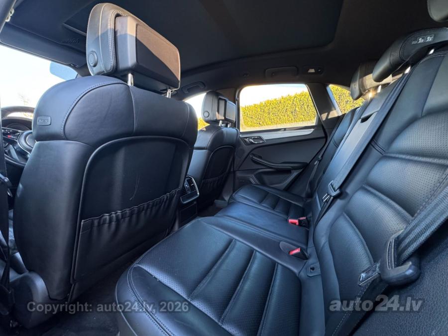 Grey Porsche Macan 2015 in Tallinn, with an engine capacity of 3.00 L and mileage of 249 thousand km for 19900 €, photo 8 on AUTOMOTO.COM.LV