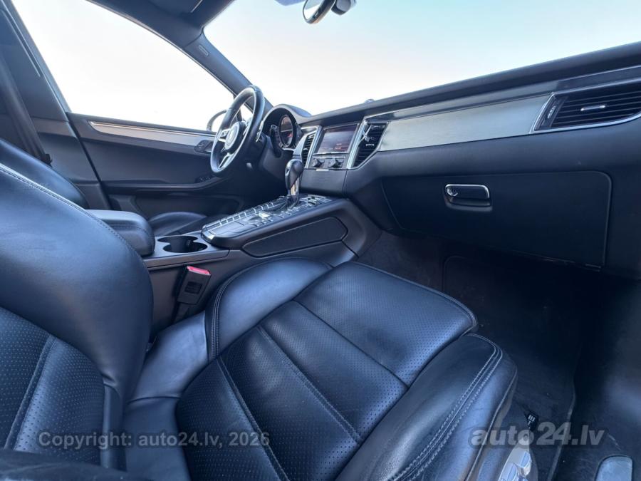 Grey Porsche Macan 2015 in Tallinn, with an engine capacity of 3.00 L and mileage of 249 thousand km for 19900 €, photo 10 on AUTOMOTO.COM.LV