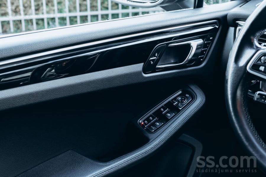 Pelēks Porsche Macan 2015 Liepāja, ar dzinēja tilpumu 3.00 L un nobraukumu 233 tūkst. km par 19900 €, foto 11 vietnē AUTOMOTO.COM.LV