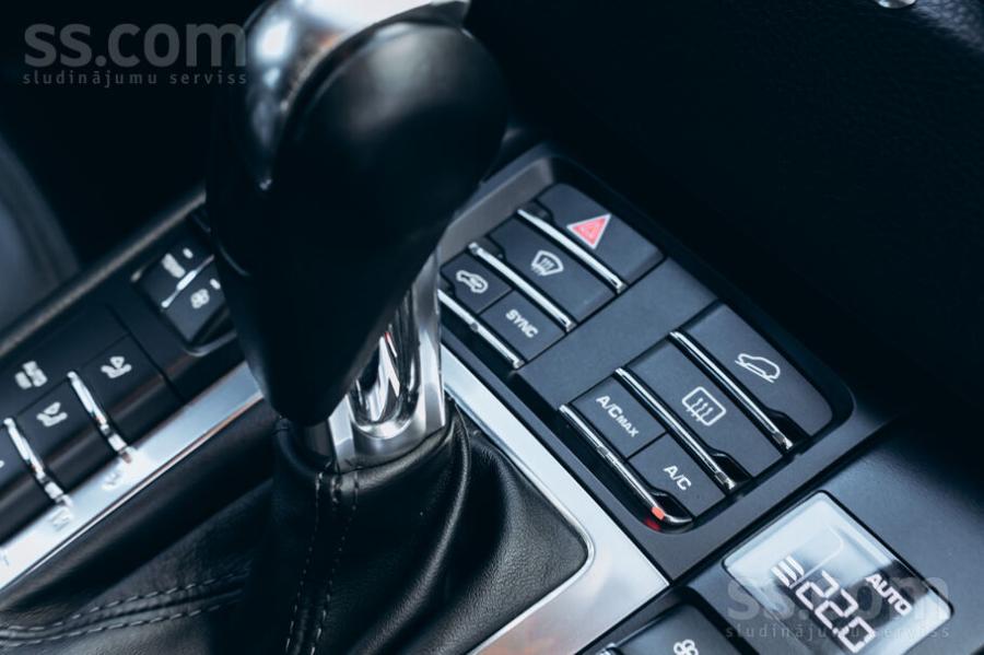 Pelēks Porsche Macan 2015 Liepāja, ar dzinēja tilpumu 3.00 L un nobraukumu 233 tūkst. km par 19900 €, foto 12 vietnē AUTOMOTO.COM.LV