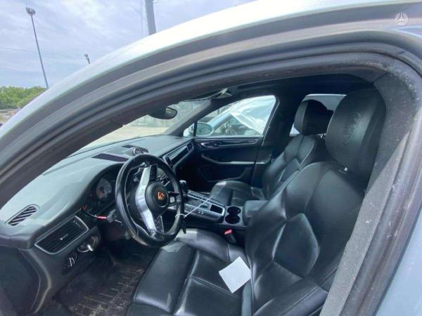 Pelēks Porsche Macan 2015 Klaipėda, ar dzinēja tilpumu 3.00 L un nobraukumu 187 tūkst. km par 9500 €, foto 9 vietnē AUTOMOTO.COM.LV
