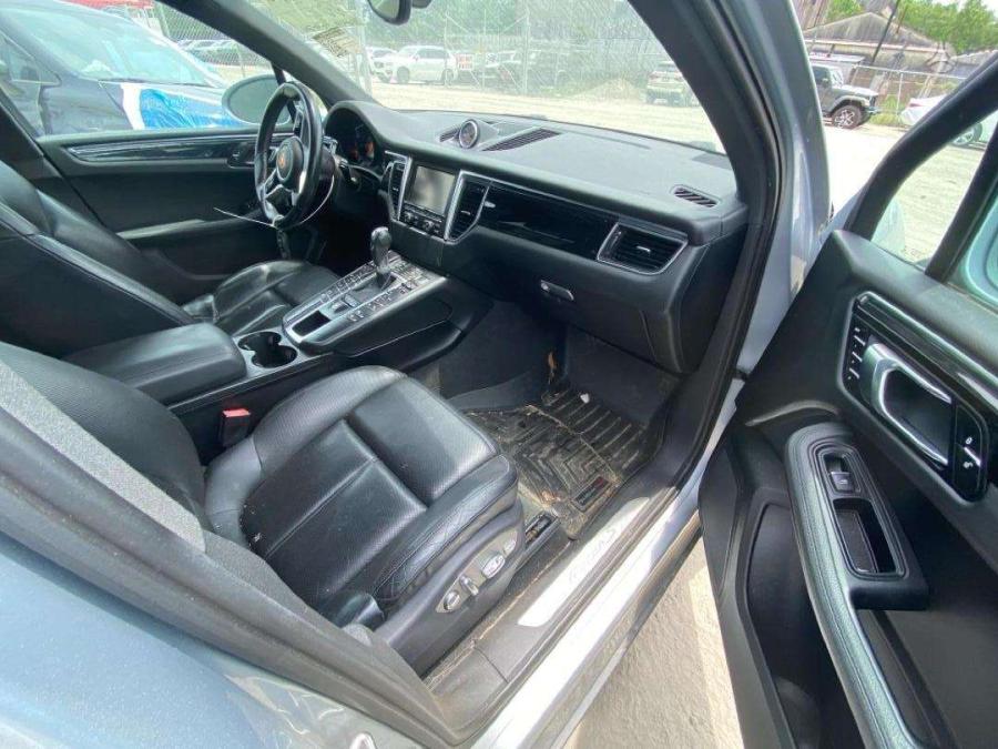 Grey Porsche Macan 2015 in Klaipeda, with an engine capacity of 3.00 L and mileage of 187 thousand km for 9500 €, photo 11 on AUTOMOTO.COM.LV
