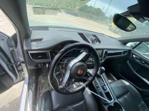 Grey Porsche Macan 2015 in Klaipeda, with an engine capacity of 3.00 L and mileage of 187 thousand km for 9500 €, photo 12 on AUTOMOTO.COM.LV