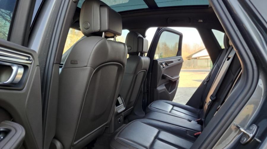 Pelēks Porsche Macan 2015 Rīga, ar dzinēja tilpumu 3.00 L un nobraukumu 240 tūkst. km par 24990 €, foto 9 vietnē AUTOMOTO.COM.LV