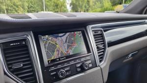 Pelēks Porsche Macan 2015 Rīga, ar dzinēja tilpumu 3.00 L un nobraukumu 240 tūkst. km par 24990 €, foto 13 vietnē AUTOMOTO.COM.LV