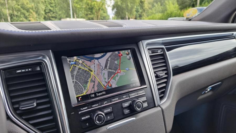 Pelēks Porsche Macan 2015 Rīga, ar dzinēja tilpumu 3.00 L un nobraukumu 240 tūkst. km par 24990 €, foto 13 vietnē AUTOMOTO.COM.LV