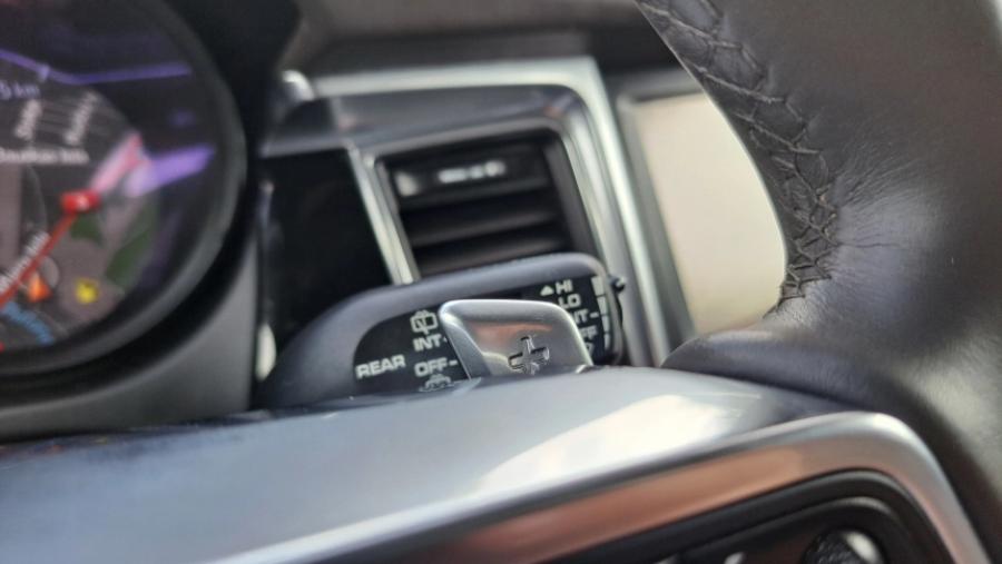 Pelēks Porsche Macan 2015 Rīga, ar dzinēja tilpumu 3.00 L un nobraukumu 240 tūkst. km par 24990 €, foto 35 vietnē AUTOMOTO.COM.LV