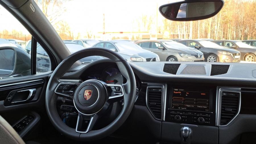 Pelēks Porsche Macan 2015 Rīga, ar dzinēja tilpumu 3.00 L un nobraukumu 240 tūkst. km par 24990 €, foto 37 vietnē AUTOMOTO.COM.LV
