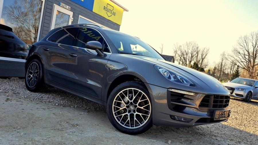 Pelēks Porsche Macan 2015 Rīga, ar dzinēja tilpumu 3.00 L un nobraukumu 240 tūkst. km par 24990 €, foto 48 vietnē AUTOMOTO.COM.LV