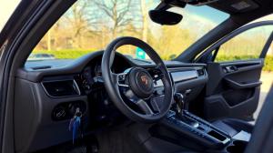 Pelēks Porsche Macan 2015 Rīga, ar dzinēja tilpumu 3.00 L un nobraukumu 240 tūkst. km par 24990 €, foto 58 vietnē AUTOMOTO.COM.LV