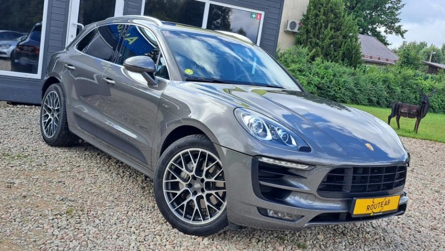 Pelēks Porsche Macan 2015 Rīga, ar dzinēja tilpumu 3.00 L un nobraukumu 240 tūkst. km par 24990 €, foto 62 vietnē AUTOMOTO.COM.LV