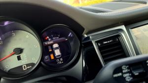 Pelēks Porsche Macan 2015 Rīga, ar dzinēja tilpumu 3.00 L un nobraukumu 240 tūkst. km par 24990 €, foto 91 vietnē AUTOMOTO.COM.LV