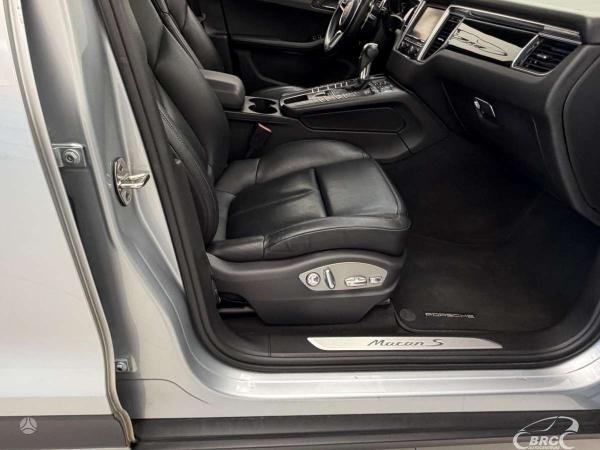 Pelēks Porsche Macan 2015 Viļņa, ar dzinēja tilpumu 3.00 L un nobraukumu 260 tūkst. km par 18500 €, foto 7 vietnē AUTOMOTO.COM.LV