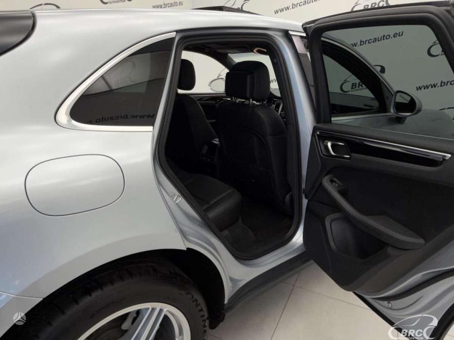 Grey Porsche Macan 2015 in Vilnius, with an engine capacity of 3.00 L and mileage of 260 thousand km for 18500 €, photo 14 on AUTOMOTO.COM.LV