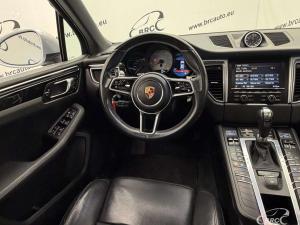 Grey Porsche Macan 2015 in Vilnius, with an engine capacity of 3.00 L and mileage of 260 thousand km for 18500 €, photo 16 on AUTOMOTO.COM.LV