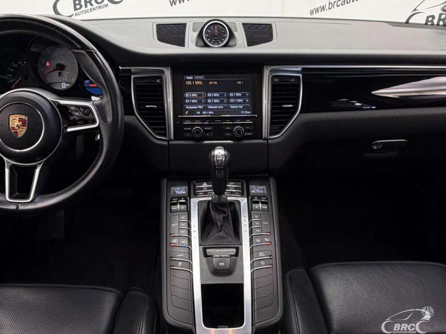 Grey Porsche Macan 2015 in Vilnius, with an engine capacity of 3.00 L and mileage of 260 thousand km for 18500 €, photo 17 on AUTOMOTO.COM.LV