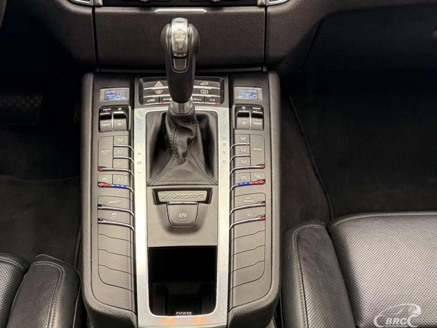 Grey Porsche Macan 2015 in Vilnius, with an engine capacity of 3.00 L and mileage of 260 thousand km for 18500 €, photo 20 on AUTOMOTO.COM.LV