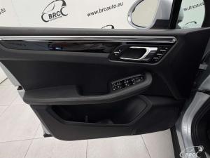 Grey Porsche Macan 2015 in Vilnius, with an engine capacity of 3.00 L and mileage of 260 thousand km for 18500 €, photo 22 on AUTOMOTO.COM.LV