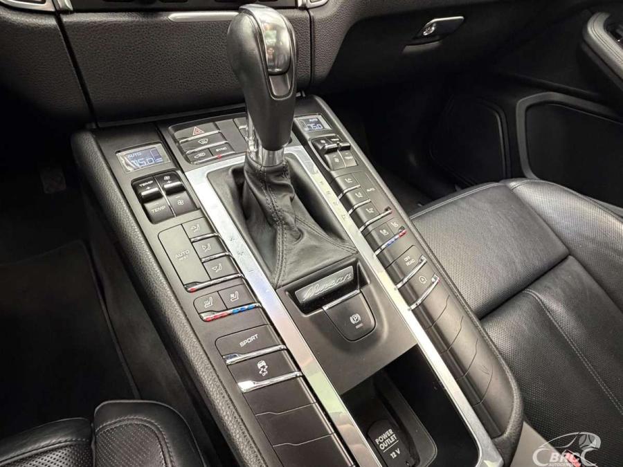Grey Porsche Macan 2015 in Vilnius, with an engine capacity of 3.00 L and mileage of 260 thousand km for 18500 €, photo 28 on AUTOMOTO.COM.LV