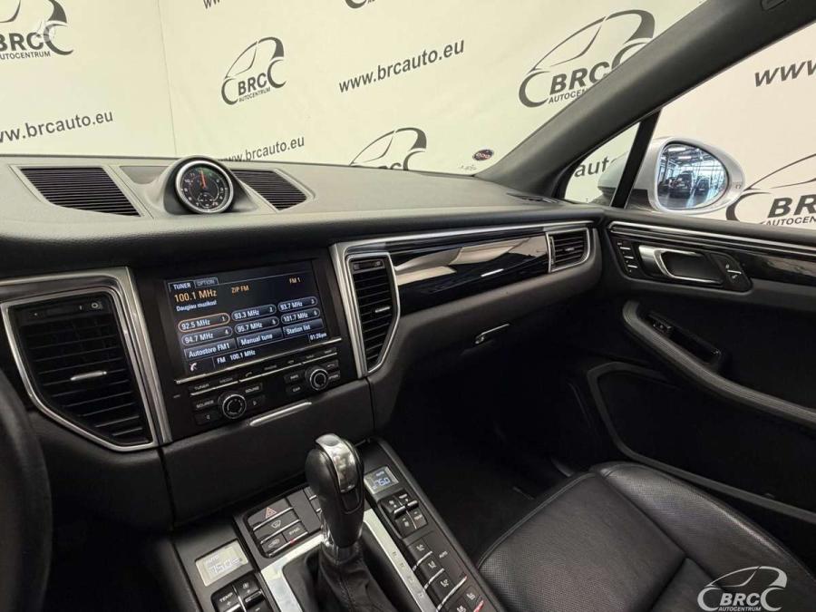Grey Porsche Macan 2015 in Vilnius, with an engine capacity of 3.00 L and mileage of 260 thousand km for 18500 €, photo 29 on AUTOMOTO.COM.LV
