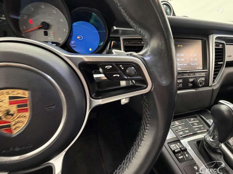 Grey Porsche Macan 2015 in Vilnius, with an engine capacity of 3.00 L and mileage of 260 thousand km for 18500 €, photo 31 on AUTOMOTO.COM.LV