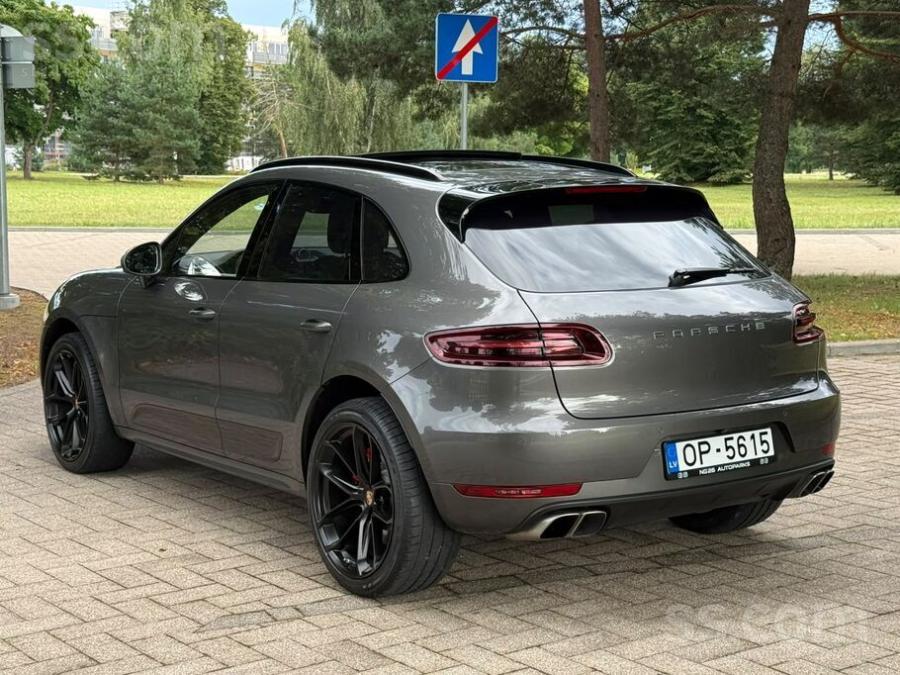 Grey Porsche Macan 2015 in Riga, with an engine capacity of 3.60 L and mileage of 237 thousand km for 21990 €, photo 3 on AUTOMOTO.COM.LV