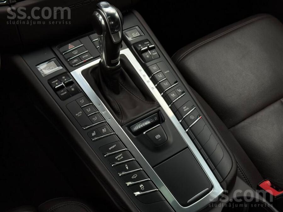 Pelēks Porsche Macan 2015 Rīga, ar dzinēja tilpumu 3.60 L un nobraukumu 237 tūkst. km par 21990 €, foto 21 vietnē AUTOMOTO.COM.LV