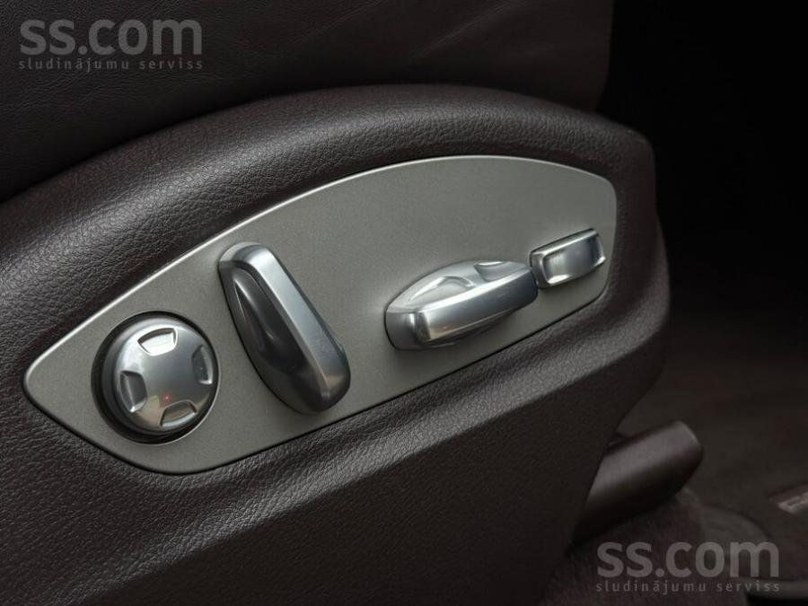 Pelēks Porsche Macan 2015 Rīga, ar dzinēja tilpumu 3.60 L un nobraukumu 237 tūkst. km par 21990 €, foto 32 vietnē AUTOMOTO.COM.LV