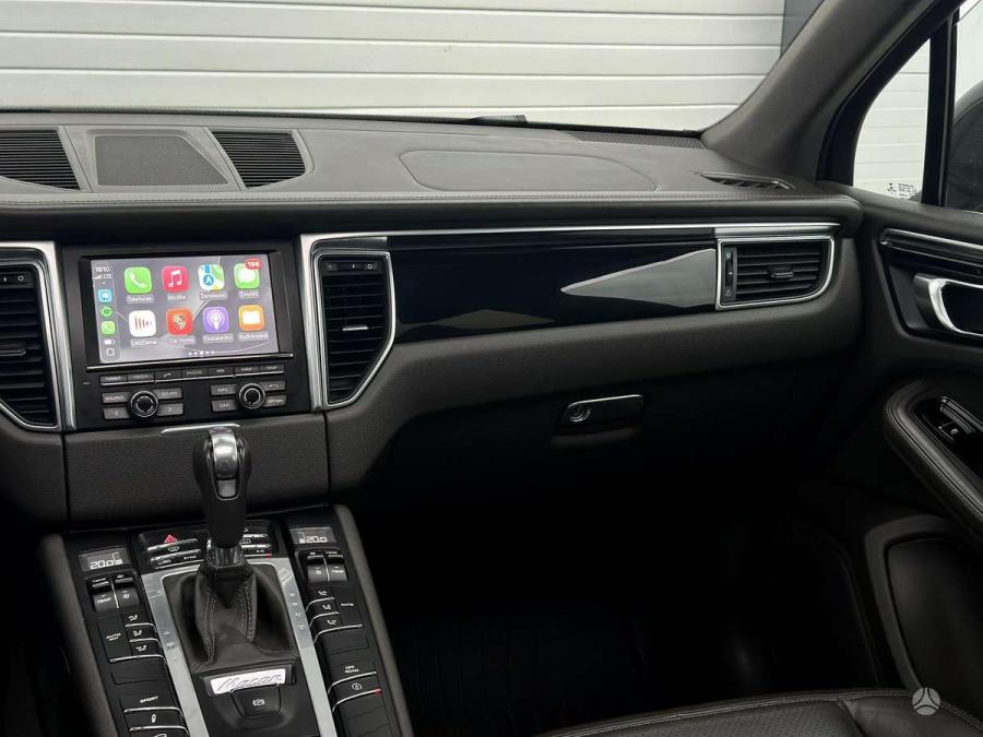 Pelēks Porsche Macan 2015 Mažeikiai, ar dzinēja tilpumu 2.97 L un nobraukumu 245 tūkst. km par 19499 €, foto 24 vietnē AUTOMOTO.COM.LV