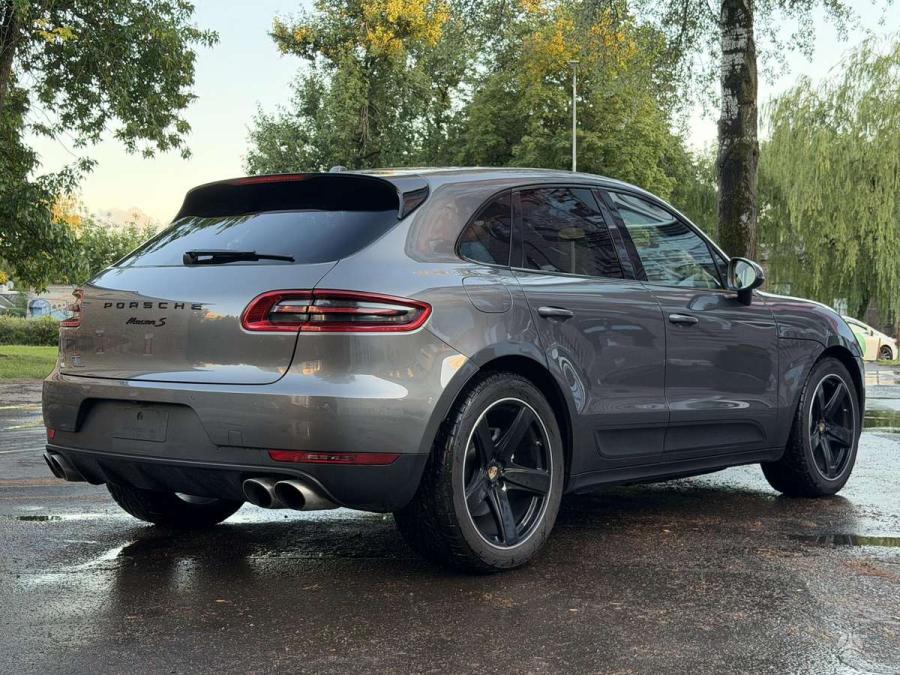 Grey Porsche Macan 2015 in Vilnius, with an engine capacity of 3.00 L and mileage of 136 thousand km for 19200 €, photo 6 on AUTOMOTO.COM.LV