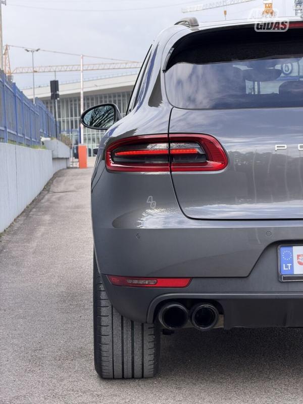 Pelēks Porsche Macan 2016 Viļņa, ar dzinēja tilpumu 3.00 L un nobraukumu 242 tūkst. km par 22000 €, foto 4 vietnē AUTOMOTO.COM.LV