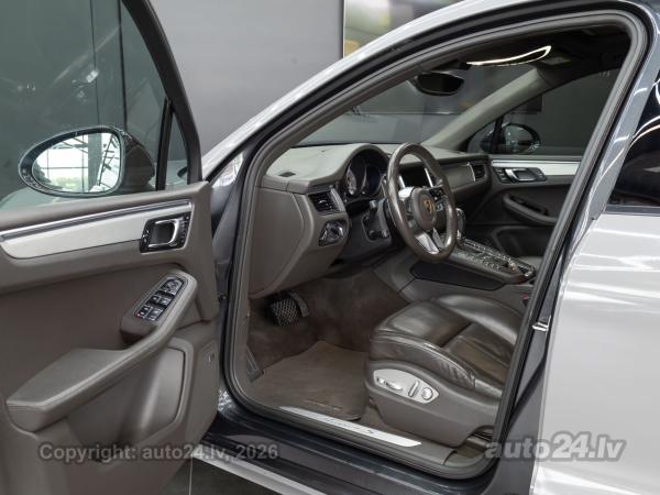 Pelēks Porsche Macan 2016 Tallina, ar dzinēja tilpumu 3.00 L un nobraukumu 220 tūkst. km par 29900 €, foto 5 vietnē AUTOMOTO.COM.LV