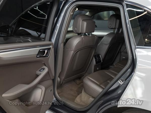 Pelēks Porsche Macan 2016 Tallina, ar dzinēja tilpumu 3.00 L un nobraukumu 220 tūkst. km par 29900 €, foto 7 vietnē AUTOMOTO.COM.LV