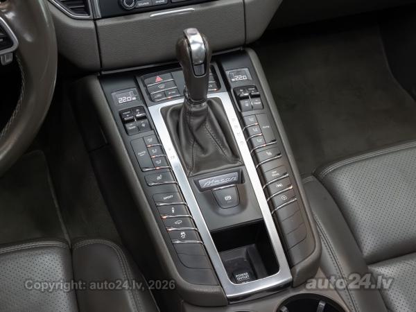 Pelēks Porsche Macan 2016 Tallina, ar dzinēja tilpumu 3.00 L un nobraukumu 220 tūkst. km par 29900 €, foto 10 vietnē AUTOMOTO.COM.LV