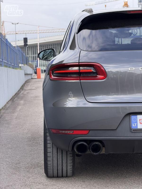 Grey Porsche Macan 2016 in Vilnius, with an engine capacity of 3.00 L and mileage of 242 thousand km for 18500 €, photo 4 on AUTOMOTO.COM.LV
